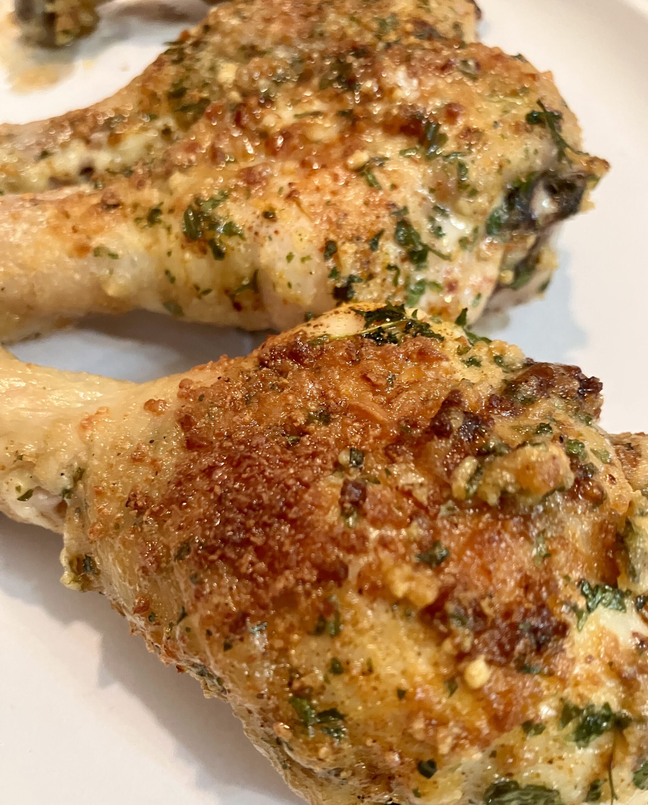 Garlic Parmesan Chicken Drumsticks - It's Everything Delicious